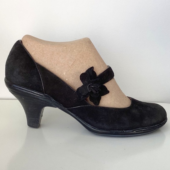 Sofft | Shoes | Sofft Calypso Suede Mary Jane Pumps 7m | Poshmark